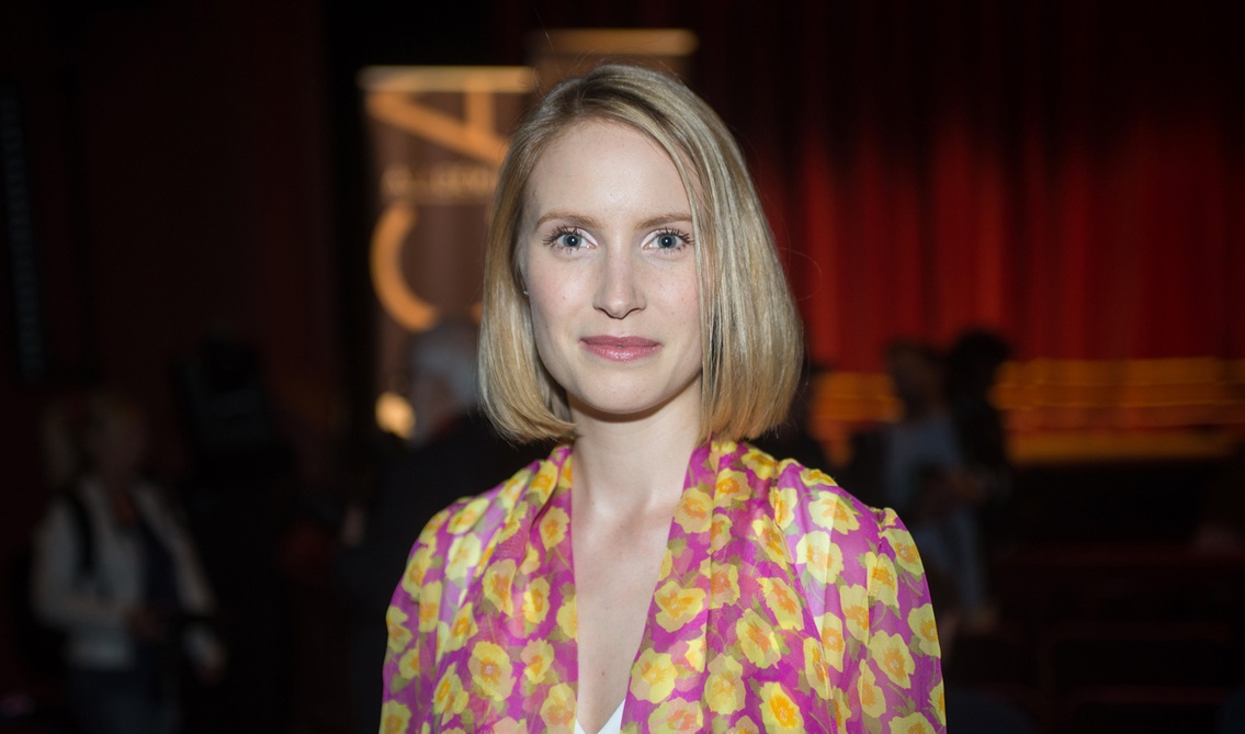 Charlotte Legault, alias Miss BBQ dans District 31, chante Elvis et c ...