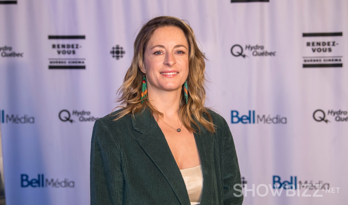 Christine Beaulieu et Pascale Bussières posent à la première du film ...