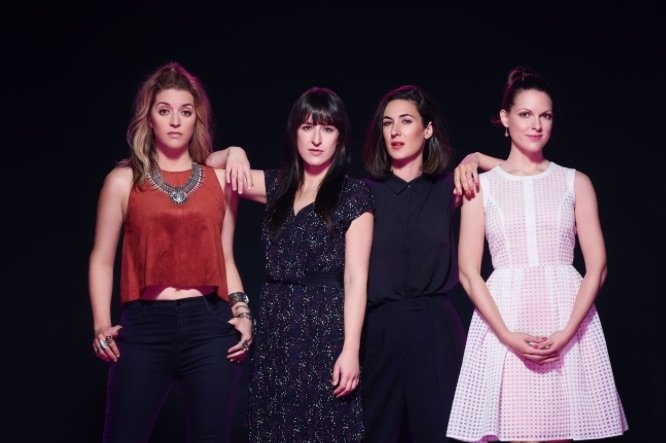 Les Simone - Distribution et équipe