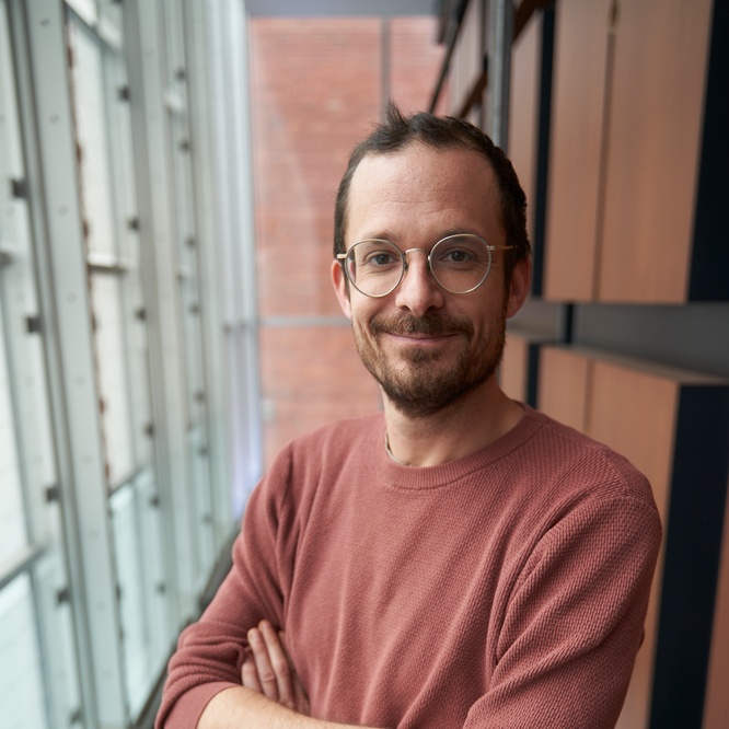 Francis-William Rhéaume - Comédien - Showbizz.net