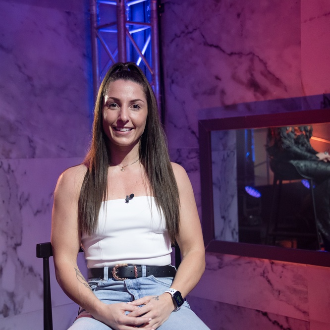 Kim Clavel - Personnalité