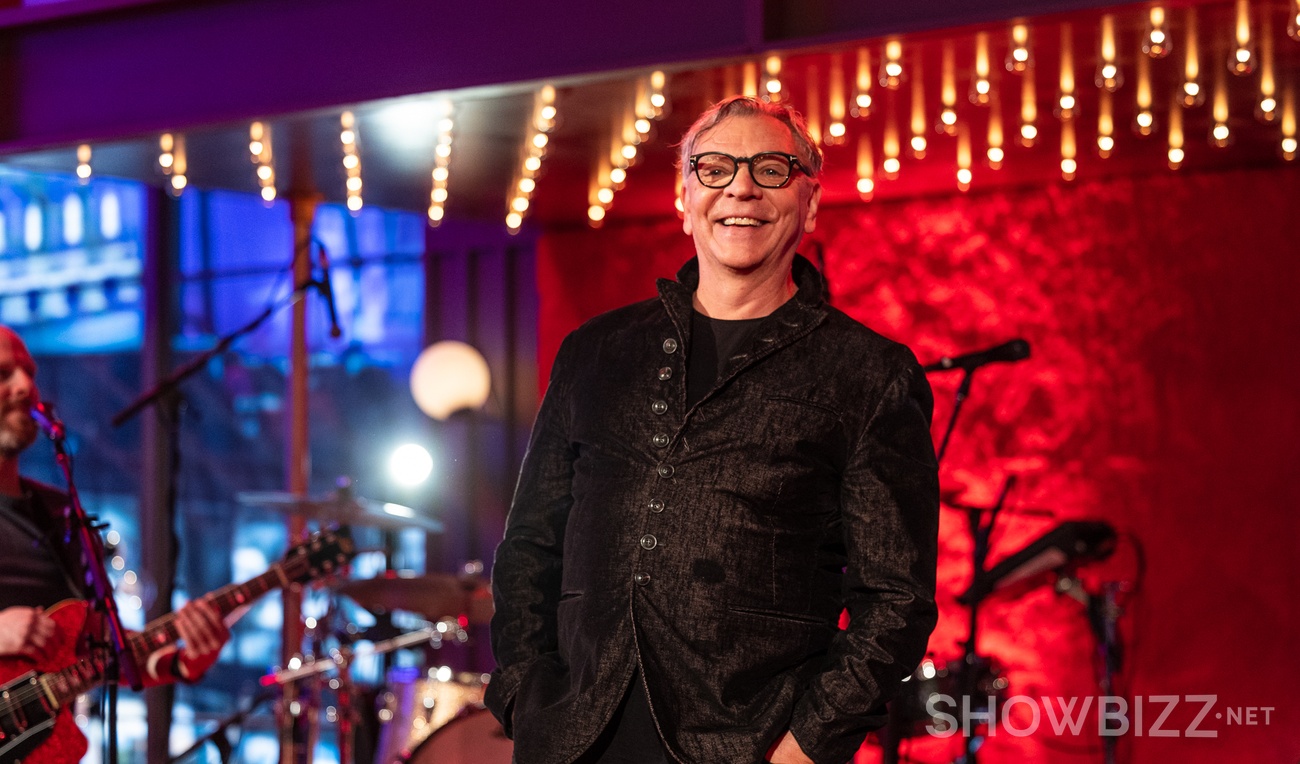 La femme de Marc Labrèche s'invite dans l'univers déjanté de Je viens ...