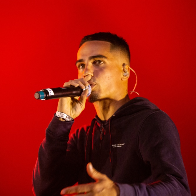 White-B - Personnalité