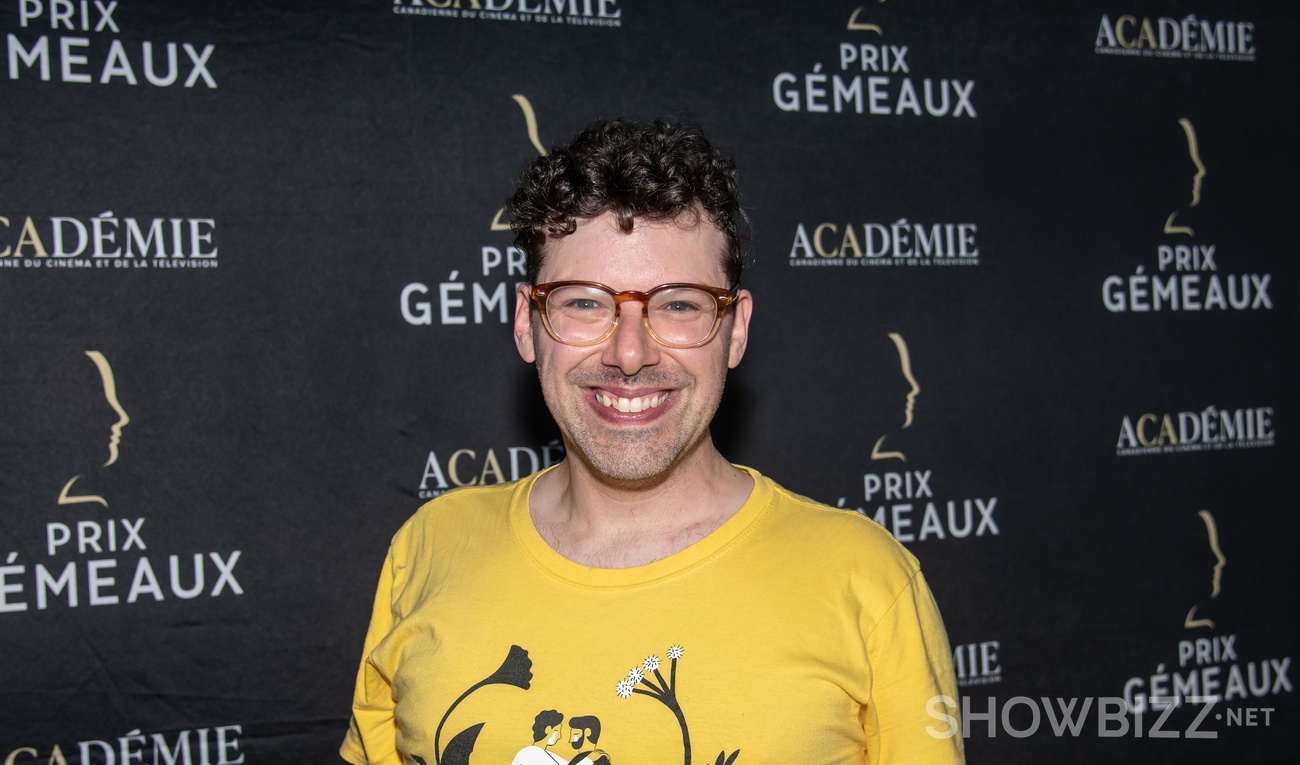 Nouveau look étonnant pour Simon Boulerice