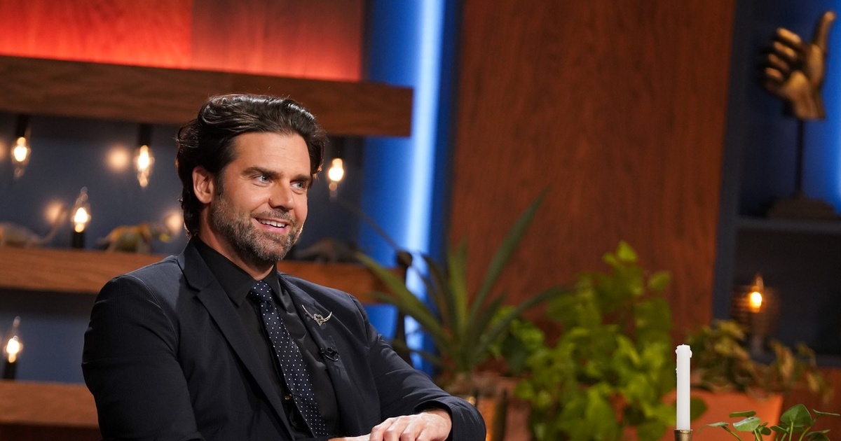 Un look différent pour Jean-Philippe Wauthier lors de sa plus récente ...