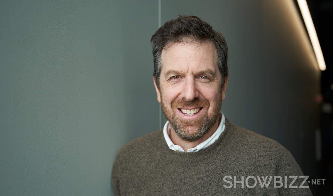 La conjointe de Patrice Robitaille l'accompagne sur un tapis rouge - Showbizz.net